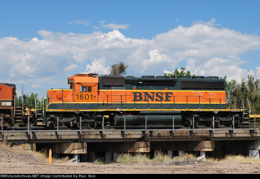 BNSF 1601